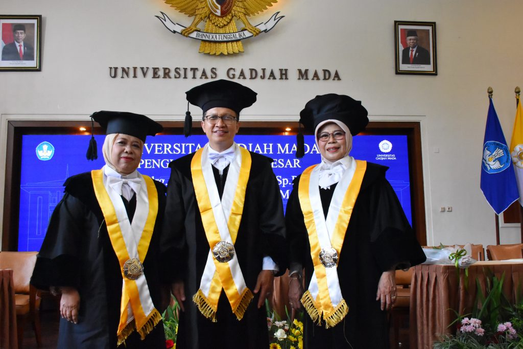 UGM Kukuhkan Tiga Guru Besar Kedokteran Gigi Bidang Ilmu Prostodonsia ...