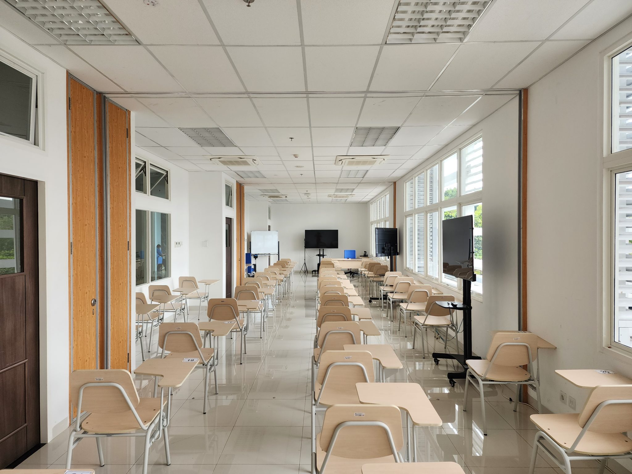 Standar Kenyamanan Ruang Kelas - Fakultas Kedokteran Gigi