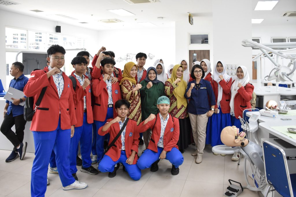 Kunjungan SMA Nasima Semarang di FKG UGM - Fakultas Kedokteran Gigi